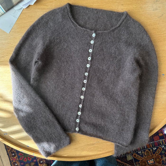 Ivy Cardigan af Petiteknit - Garnpakke – Krea Deluxe